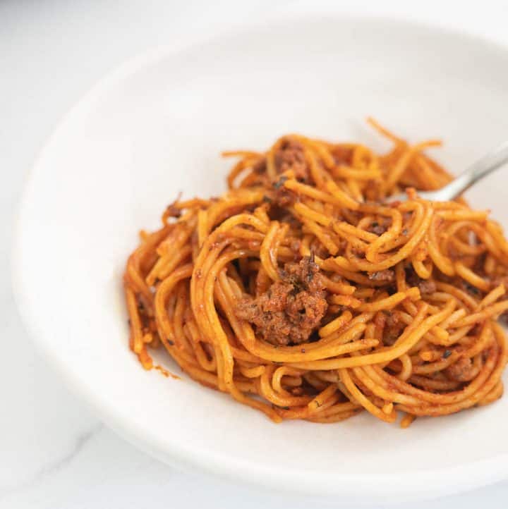 Instant Pot Spaghetti Bolognese | One Pot - My Kids Lick The Bowl