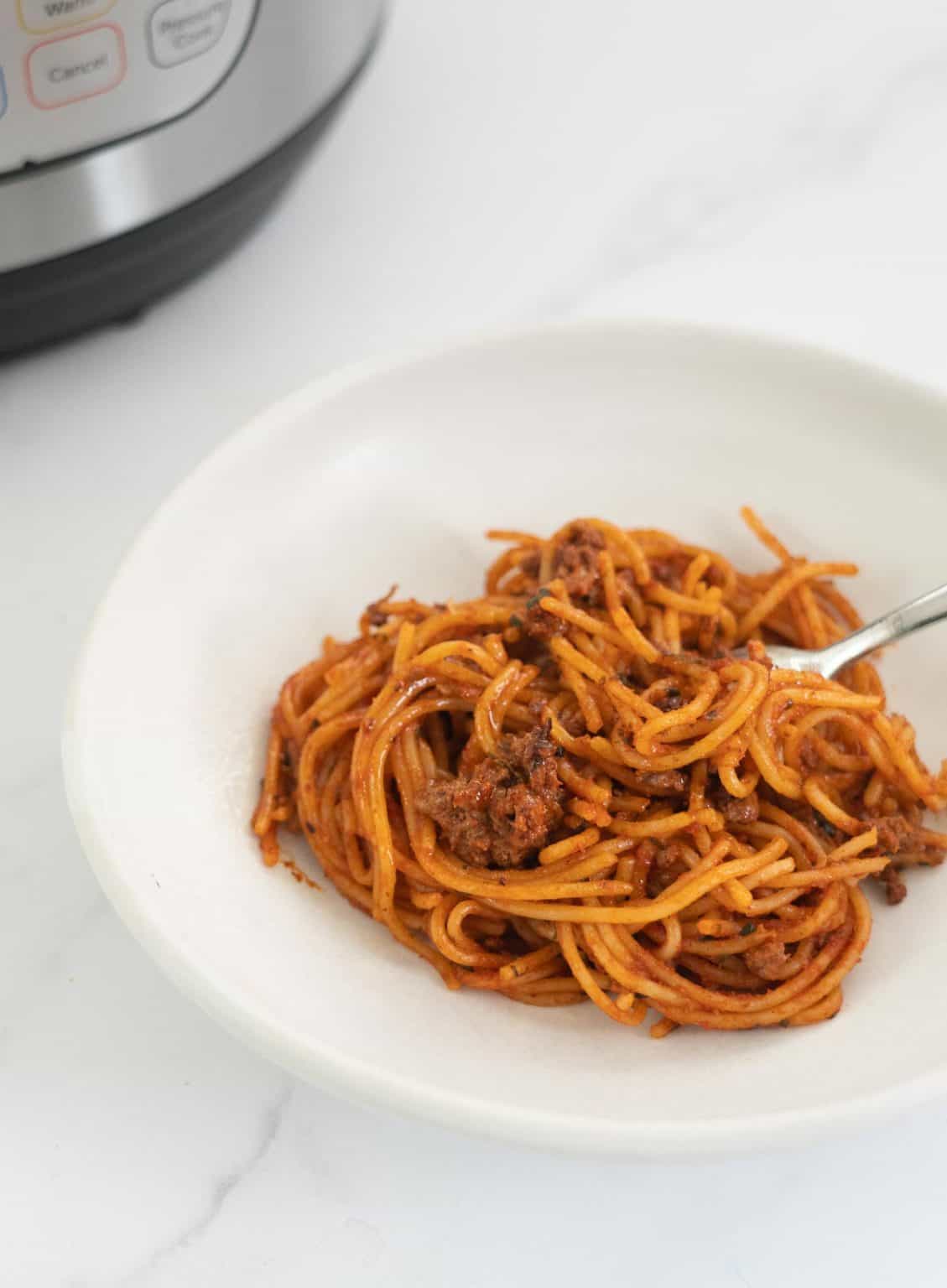Instant Pot Spaghetti Bolognese | One Pot - My Kids Lick The Bowl
