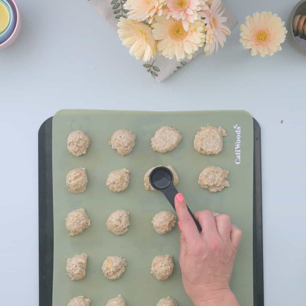 Basic Banana Oat Baby Cookies - Baby Led Weaning